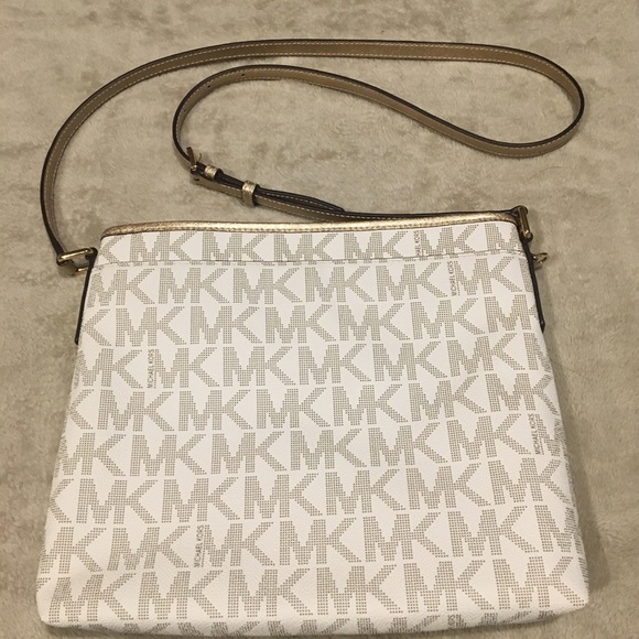 Michael Kors | Bags | Mk Jet Set Signature Large Crossbody Bag | Poshmark